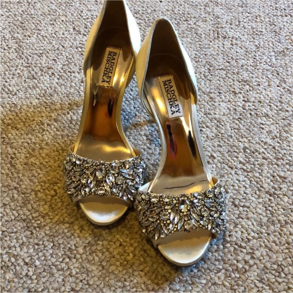 Badgley Mischka | Shoes | Badgley Mischa Cream Crystal Heels Womens ...